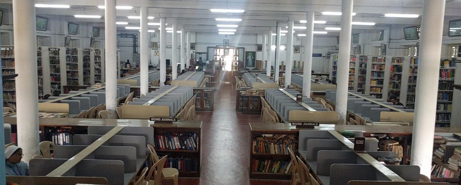 Sacred Heart College, Thevara | Library