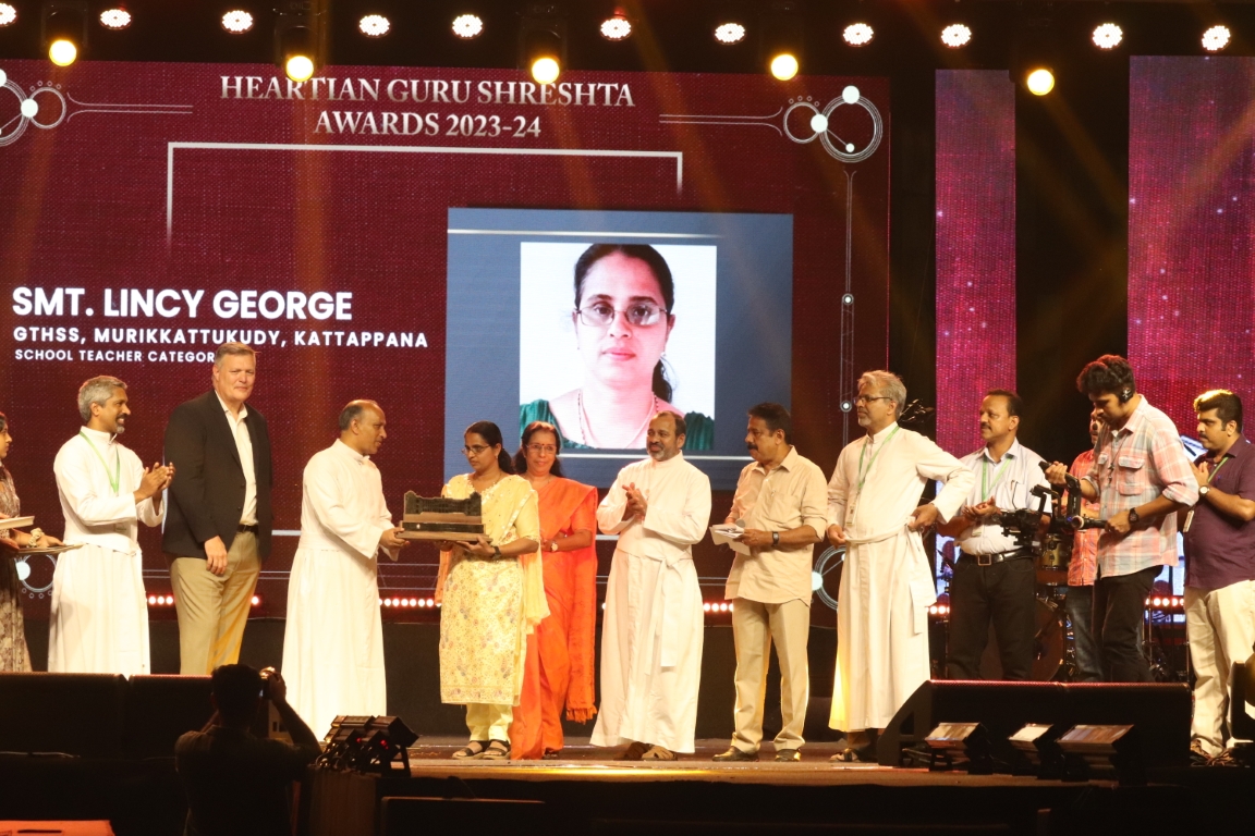 Sacred Heart College, Thevara | Heartian Guru Shreshta Awards